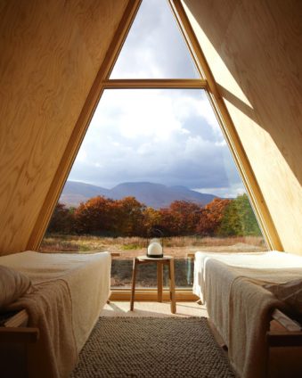 DEN, l’entreprise qui révolutionne la cabane et la maison « A-Frame ...
